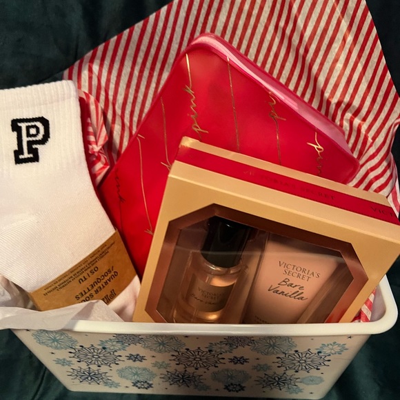 Victoria's Secret | Bags | Bare Vanilla Victorias Secret Gift Set ...